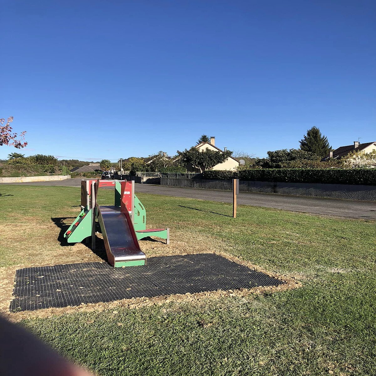 Une nouvelle aire de jeux au lotissement de l'Isarce - Commune d'Igon