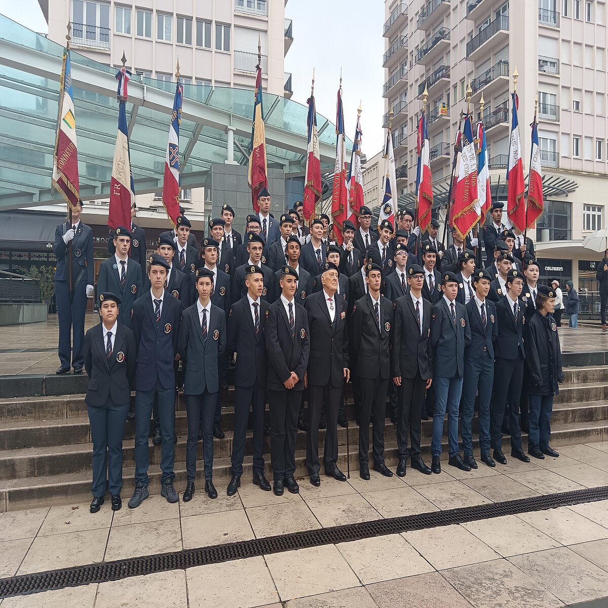 Jade, jeune Igonaise, nommée Porte du Drapeau du Béarn - Commune d'Igon