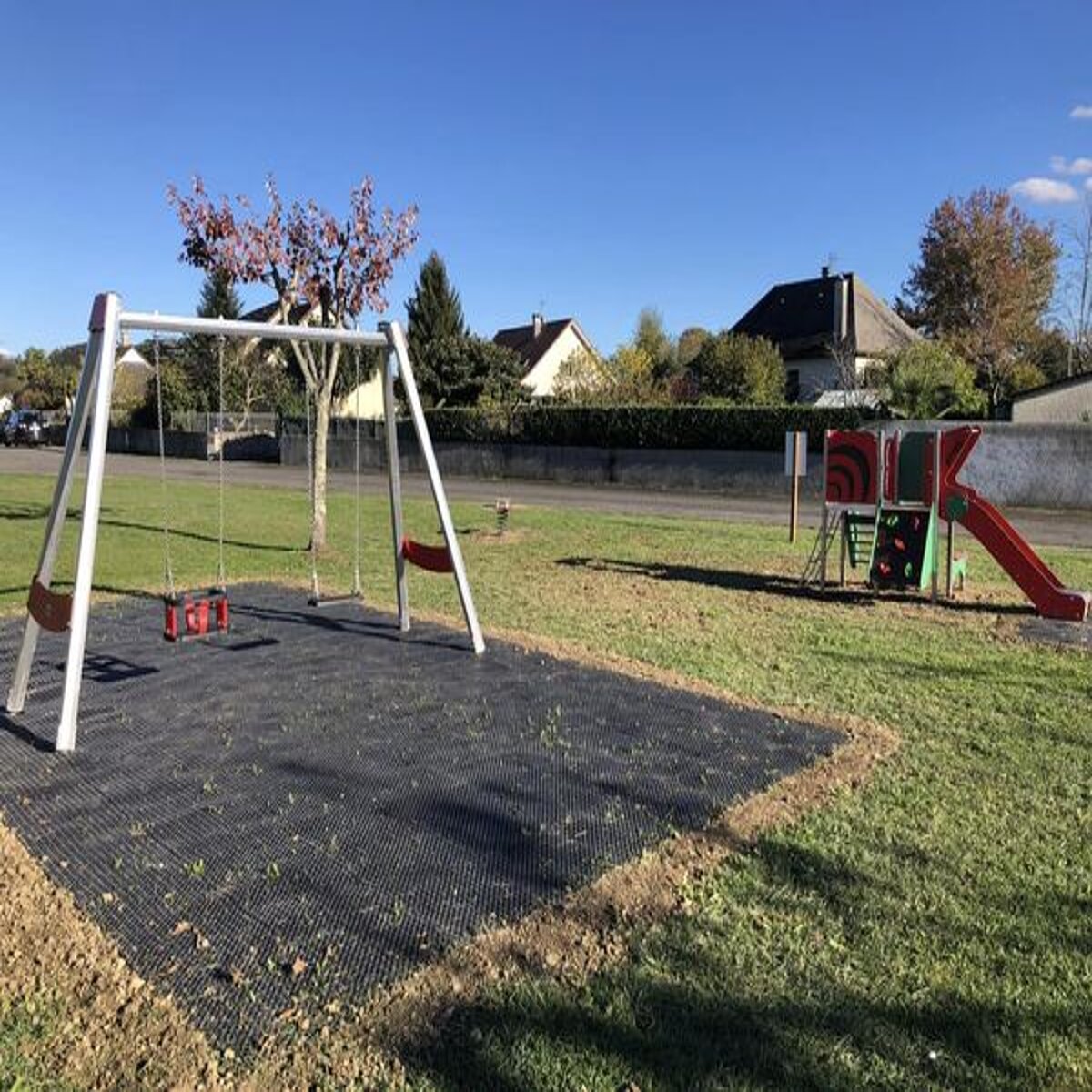 Une nouvelle aire de jeux au lotissement de l'Isarce - Commune d'Igon